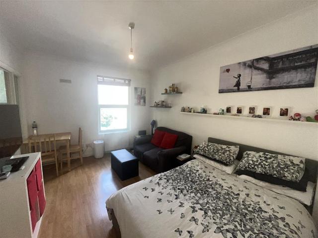 Loveridge Road, Kilburn NW6, Studio to rent, £1,250 pcm | PrimeLocation