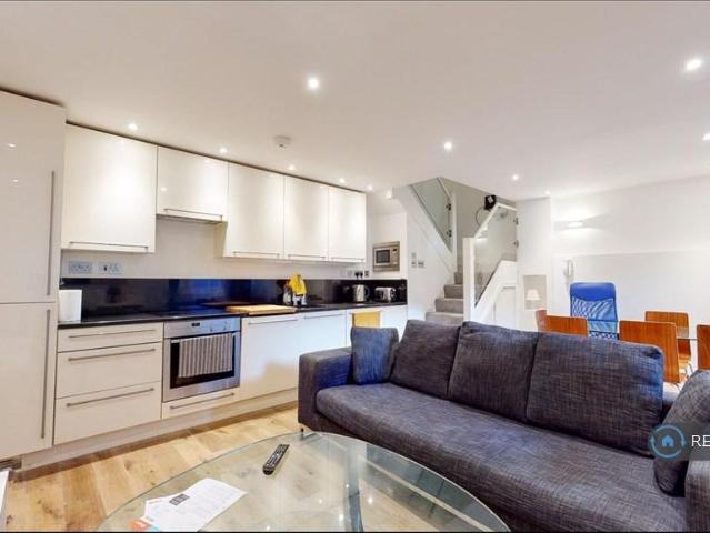 Loveridge Road, London, NW6 2 bed flat to rent £2,700 pcm £623 pw