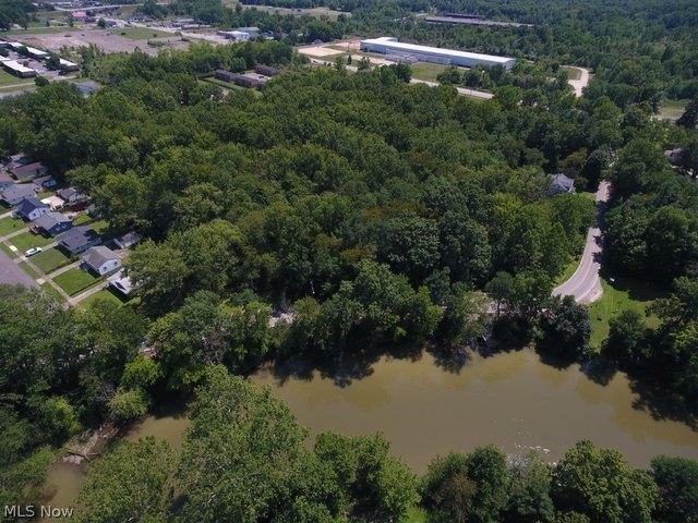Lovers Ln NW, Warren, OH 44485