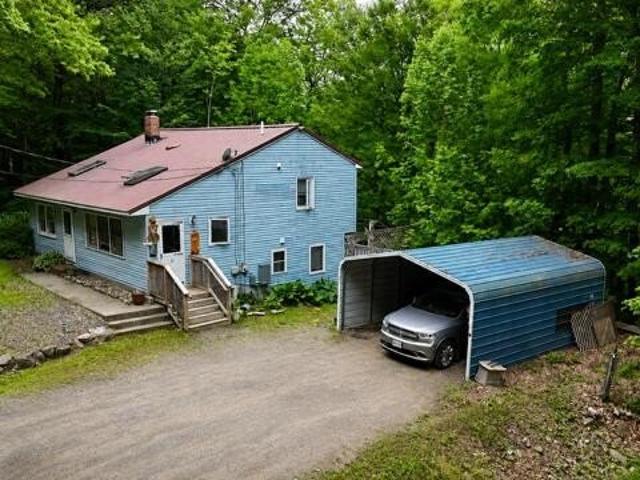 Lovers Ln, Saint Albans, Home For Sale