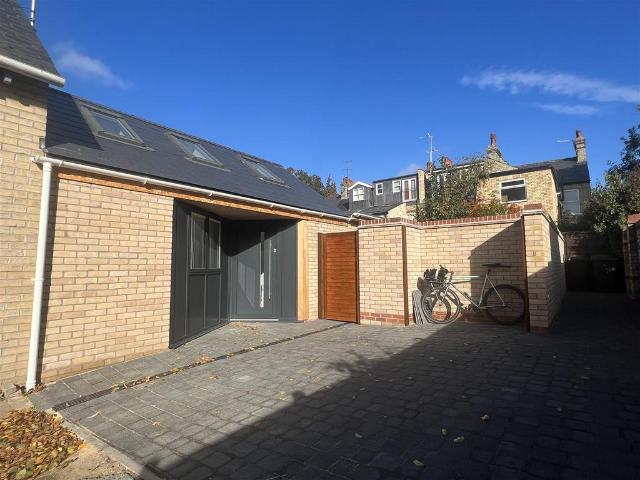 Lovers Walk, Cambridge CB4 1 bed flat to rent £1,600 pcm £369 pw