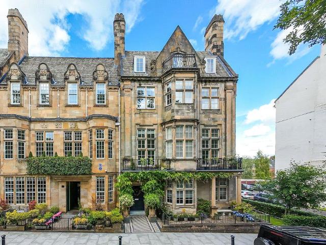 Lowther Terrace, Glasgow, G12 3 bed apartment to rent £3,250 pcm £750 pw