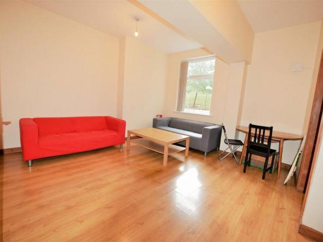 Low Close Dwellings 3 bed flat to rent £1,365 pcm £315 pw