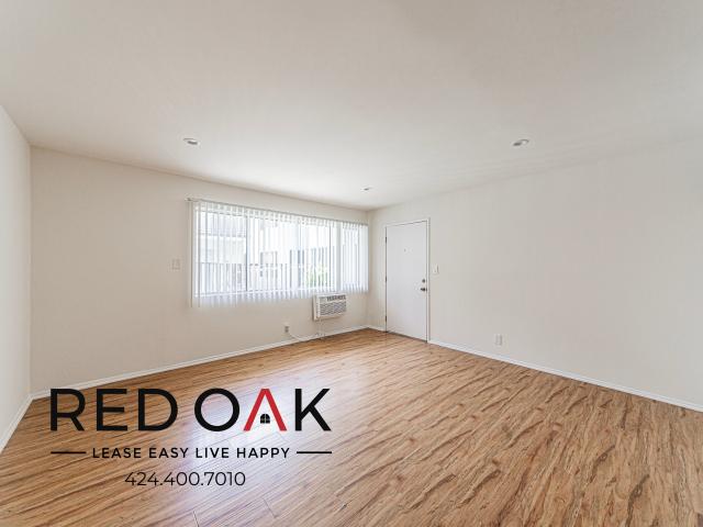 ~LOW DEPOSIT~ Refined One Bedroom with Air Conditioning, Pool, and Included Parking ~ In North Hollywood!