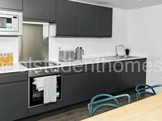 Low Hill, Liverpool, L6 1AR, United Kingdom | Room for rent #167381722 | Rentberry