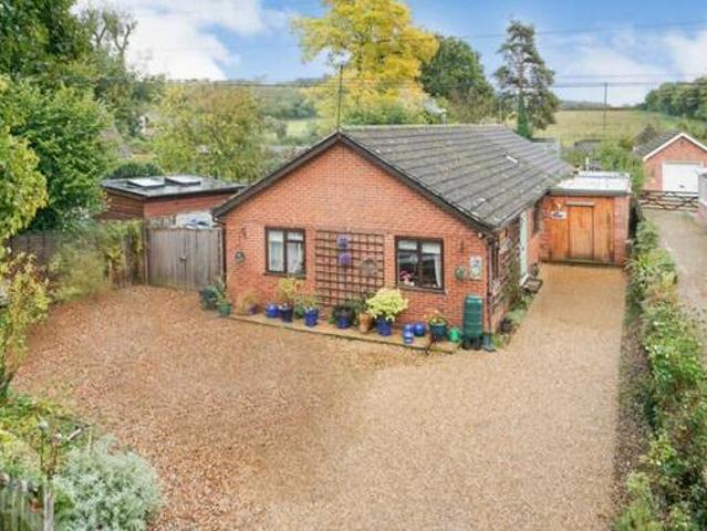Low Lane, Rockland All Saints, 4 Bedroom Detached
