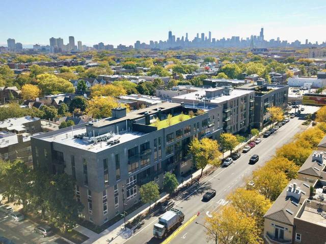 Low Line Commons 2 Bedroom Apartment for Rent at 3431 N Ashland Ave, Chicago, IL 60657 Lakeview