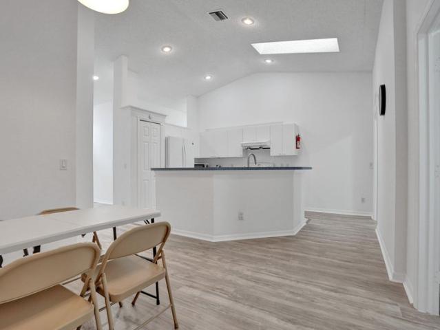 Low MoveIn fee! All Utilities Included! Free Fast