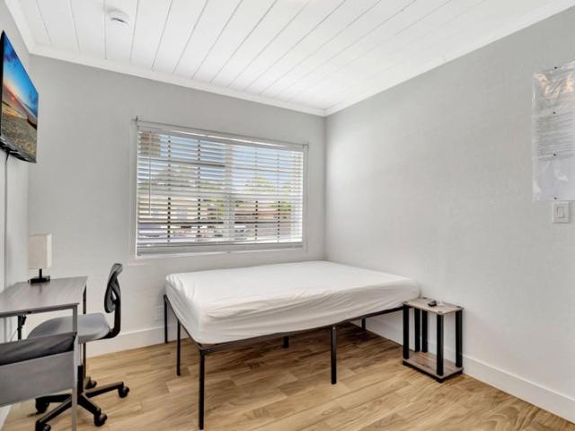 Low MoveIn fee! All Utilities Included! Free Fast
