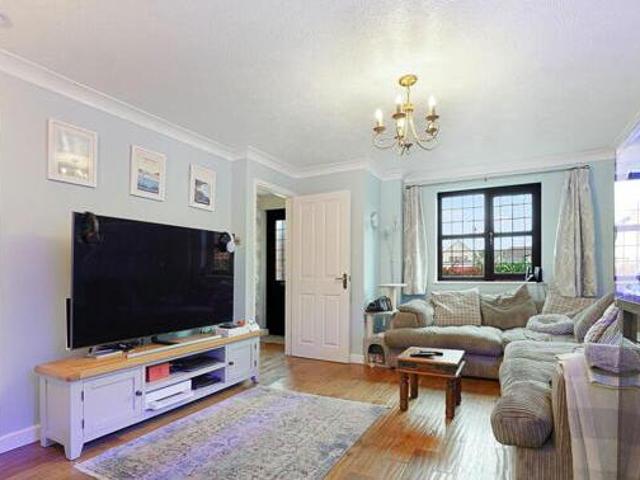 Low Meadow, Halling, 3 Bedroom Semi detached
