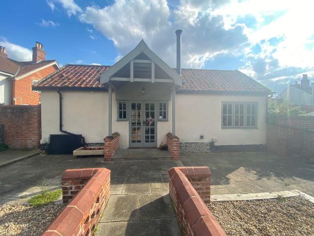 Low Street, Hardingham, Norwich NR9, 1 bed bungalow to rent, £850 pcm | PrimeLocation