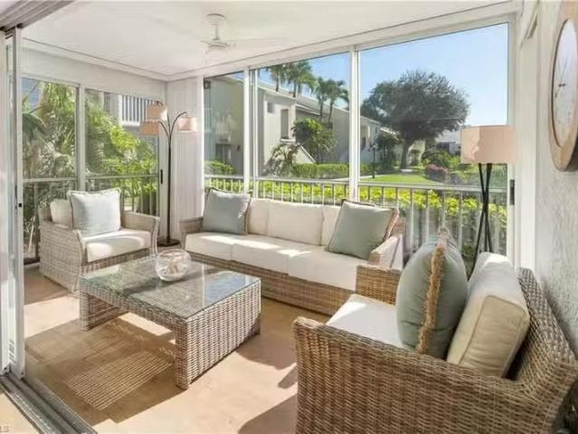 Low Rise 1 3 NAPLES, FL 776 Willowbrook Dr #804