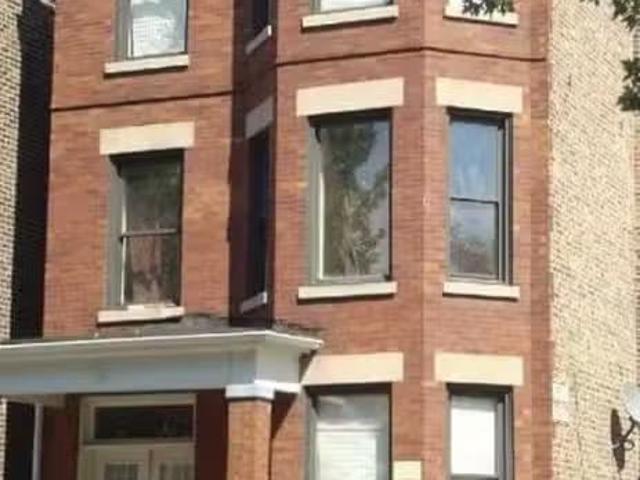 Low Rise 1 3 Stories Chicago, IL 1451 N Monticello Ave #1