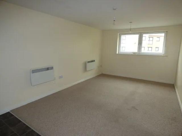 Lowbridge Court, L19 2JT