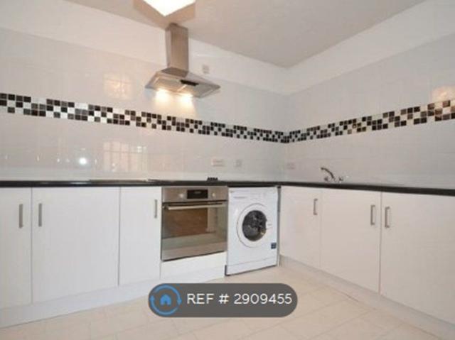 Lowdell Close, West Drayton UB7, 1 bed flat to rent, £1,300 pcm | PrimeLocation