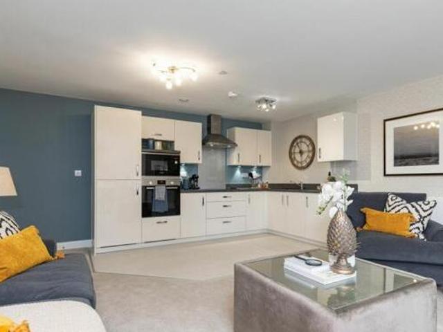 Lowe House, Knebworth, 2 Bedroom Apartment