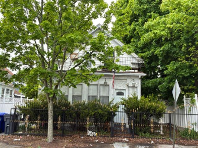 Lowell Ave