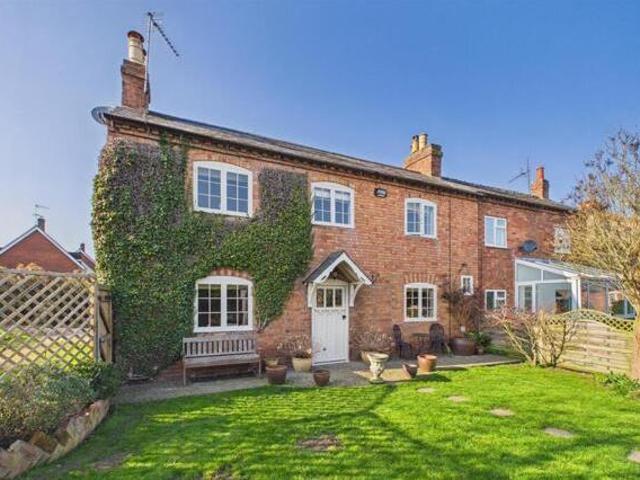 Lowes Lane, Wellesbourne, 3 Bedroom Semi detached