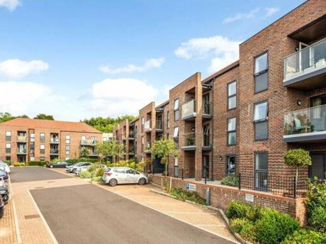 Lower Turk Street, Alton, 2 Bedroom Flat