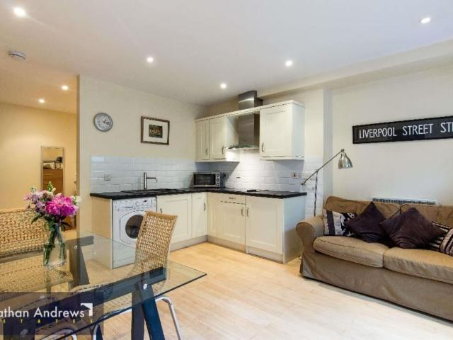 Lower Addison Gardens, London W14, 1 bed flat to rent, £2,000 pcm | PrimeLocation