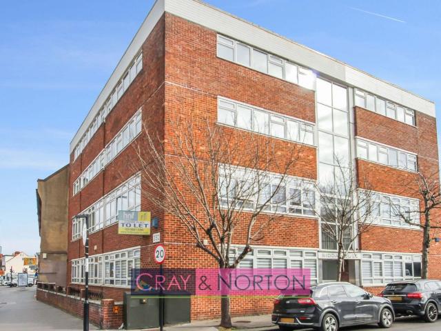 Lower Addiscombe Road, Addiscombe CR0, 2 bed flat to rent, £1,475 pcm | PrimeLocation