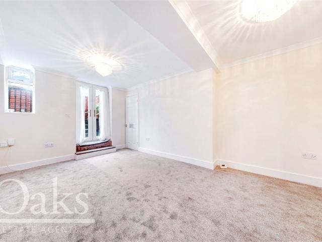 Lower Addiscombe Road, East Croydon CR0, 1 bed flat to rent, £1,300 pcm | PrimeLocation