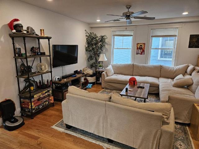 Lower Allston Duplex, 3 Baths, AC