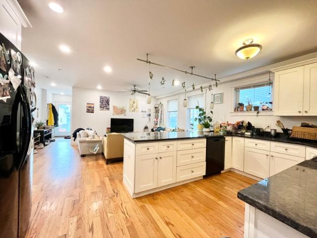 Lower Allston W/D, AC, 2.5 baths, parking avail
