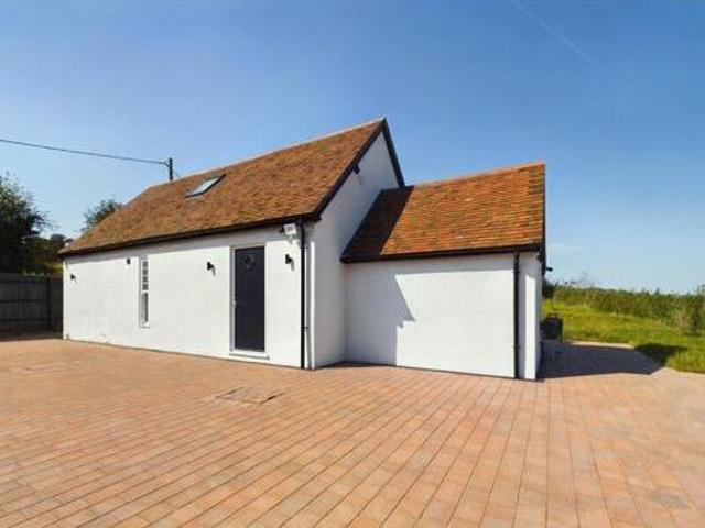 Lower Basildon, Reading Road, Reading, 2 Bedroom Detached