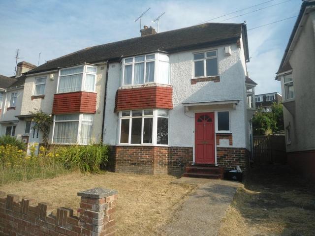 Lower Bevendean Avenue, Brighton, BN2. 5 bed semi detached house to rent £2,650 pcm £612 pw