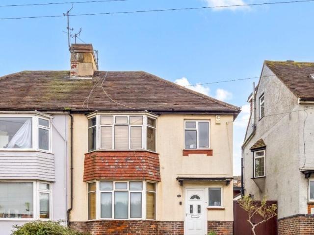 Lower Bevendean Avenue, Brighton 5 bed house to rent £2,491 pcm £575 pw