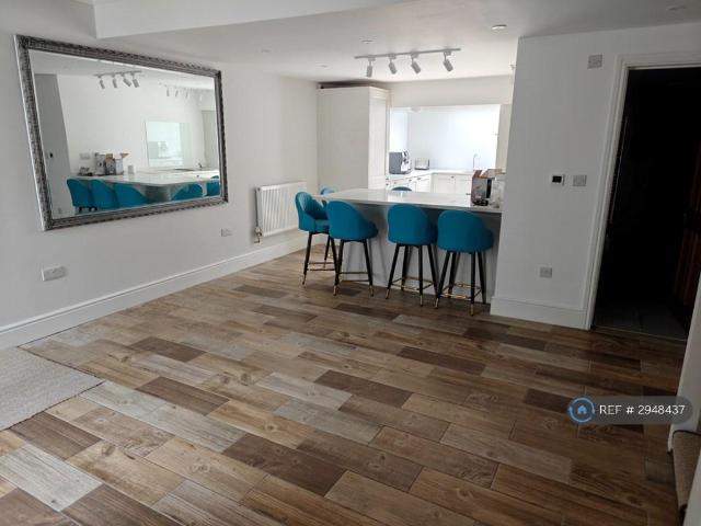 Lower Blatchington Road Hove, Hove, BN3 3 bed maisonette to rent £2,795 pcm £645 pw