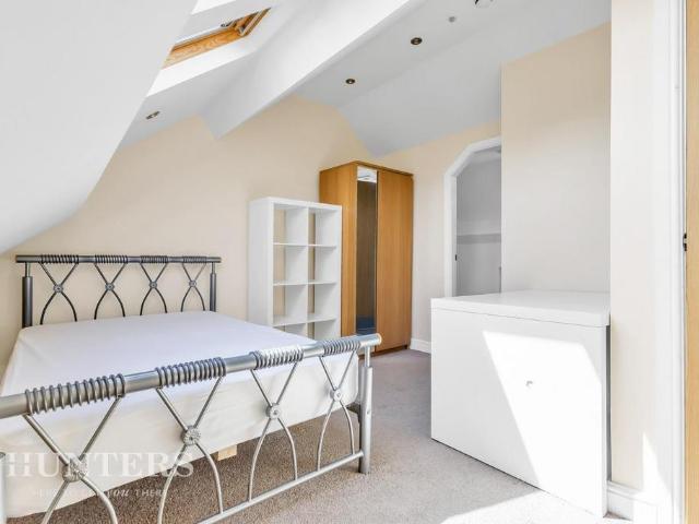 Lower Broughton Road, Salford. 4 bed townhouse to rent £2,400 pcm £554 pw