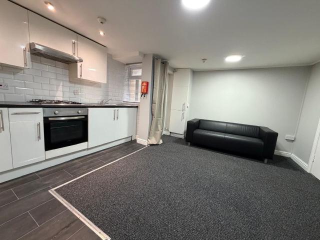 Lower Cathedral Road, Riverside CF11, 2 bed flat to rent, £1,050 pcm | PrimeLocation