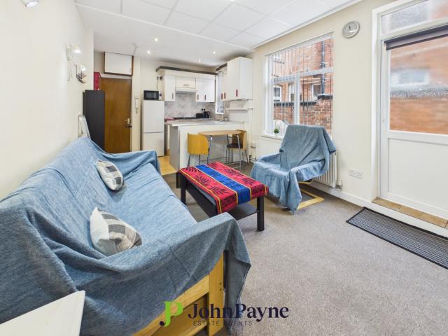Lower Coundon, Coventry, 1 bedroom, Ground Floor Flat