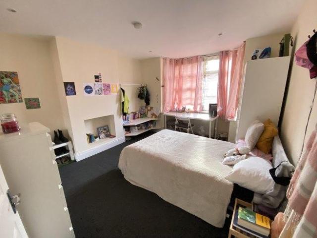 Lower Court Road 6 bed house share to rent £4,770 pcm £1,101 pw
