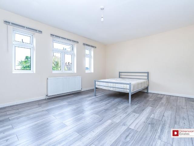 Lower Clapton Road, Lower Clapton, Hackney E5, 3 bed maisonette to rent, £3,200 pcm | PrimeLocation