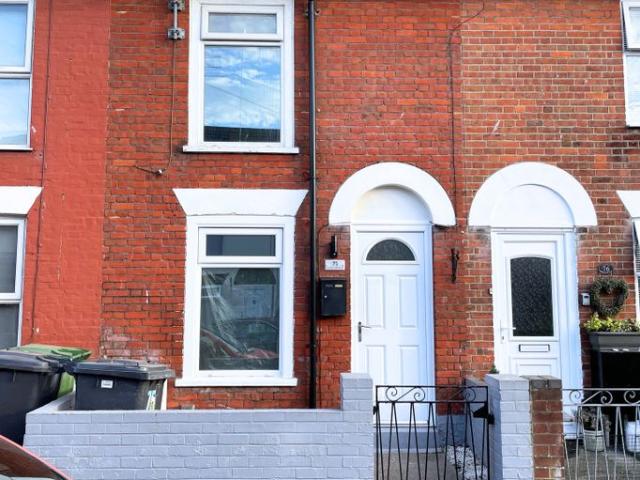 Lower Cliff Road, Gorleston NR31, Terraced house to rent, £1,200 pcm | PrimeLocation