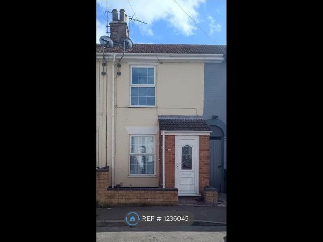 Lower Cliff Road, Great Yarmouth NR31, 3 bed terraced house to rent, £860 pcm | PrimeLocation