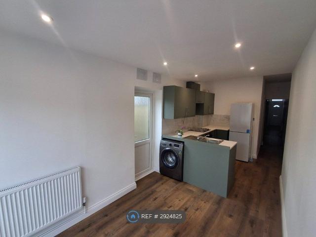 Lower Derby Road, Portsmouth PO2, 3 bed terraced house to rent, £1,500 pcm | PrimeLocation