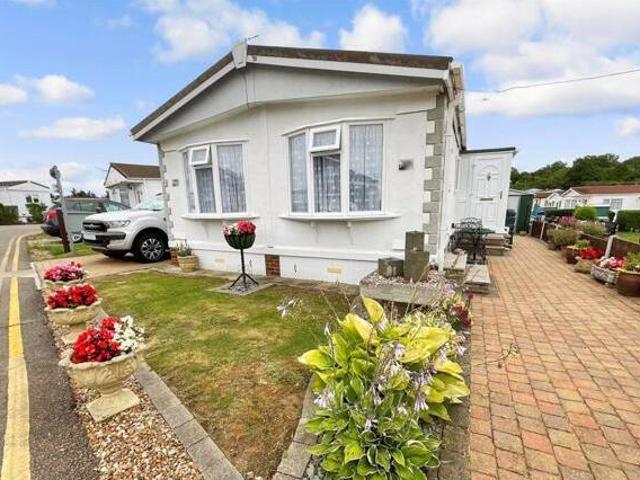 Lower Dunton Road, Brentwood, 2 Bedroom Park