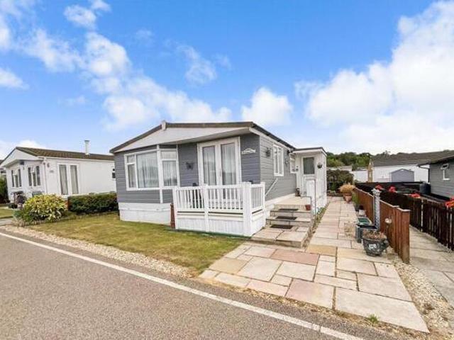 Lower Dunton Road, Dunton, 2 Bedroom Park