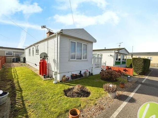 Lower Dunton Road, Dunton, 2 Bedroom Park