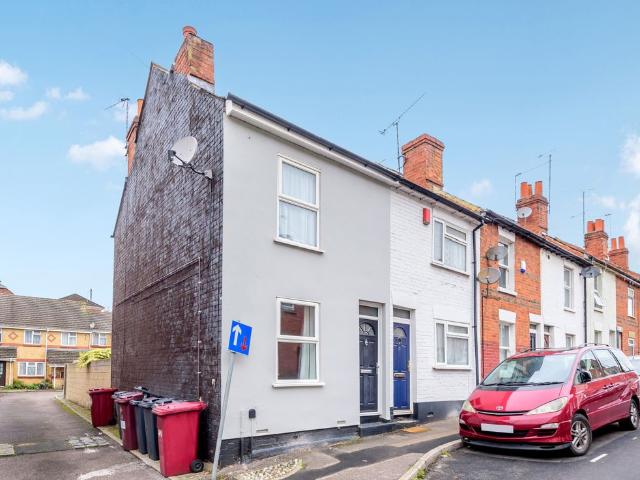 Lower Field Road, Reading, Berkshire RG1, 2 bed end terrace house to rent, £1,500 pcm | PrimeLocation