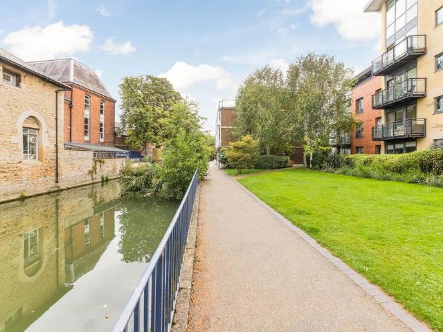 Lower Fisher Row, City Centre 1 bed flat to rent £1,895 pcm £437 pw