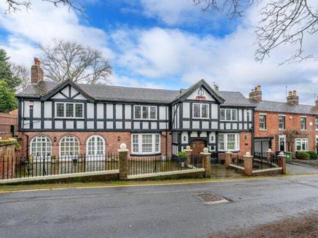 Lower Green, Tettenhall, 2 Bedroom Apartment