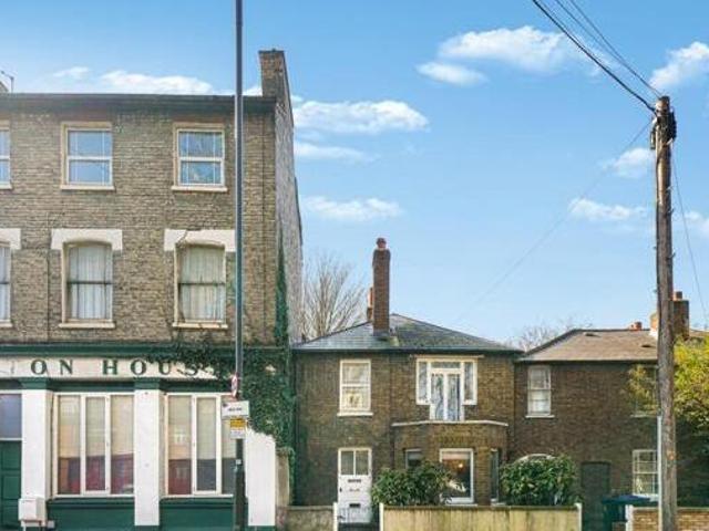 Lower Green West, Mitcham, 2 Bedroom Flat