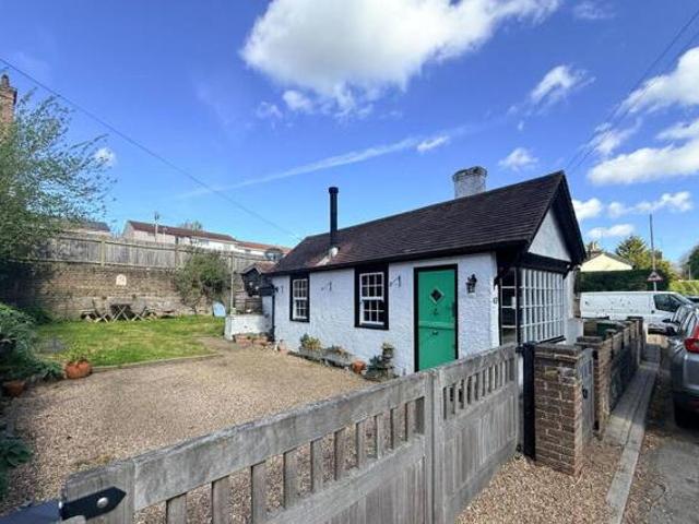 Lower Green Road, Rusthall, 2 Bedroom Semi detached