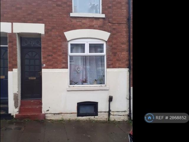Lower Hester Street, Northampton, NN2 3 bed terraced house to rent £1,195 pcm £276 pw