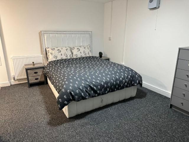 Lower High Street, Wednesbury WS10, Studio to rent, £1,083 pcm | PrimeLocation